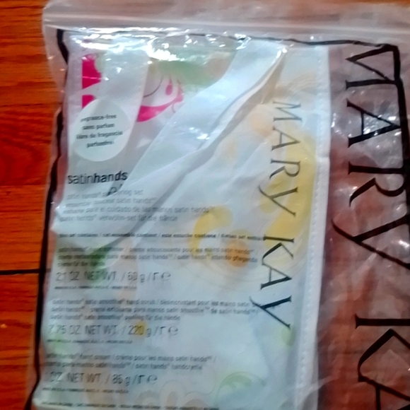 Mary Kay | Skincare | Hands Scrub Cream And Softener Pampering Set ...